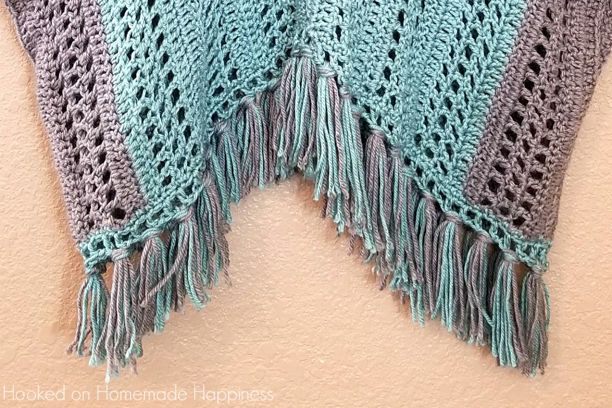 Spring Breeze Poncho Crochet Pattern 3 - Hooked on Homemade Happiness
