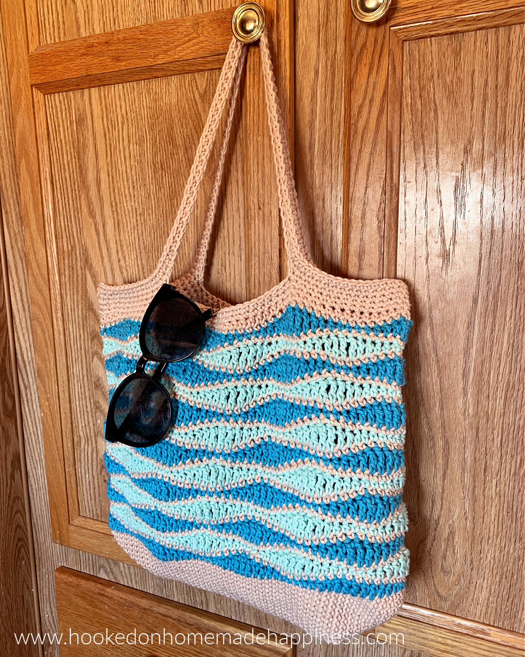 Beach Waves Market Bag Crochet Pattern - Hooked on Homemade Happiness