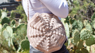 Checkerboard Bucket Bag Crochet Pattern - Hooked on Homemade Happiness