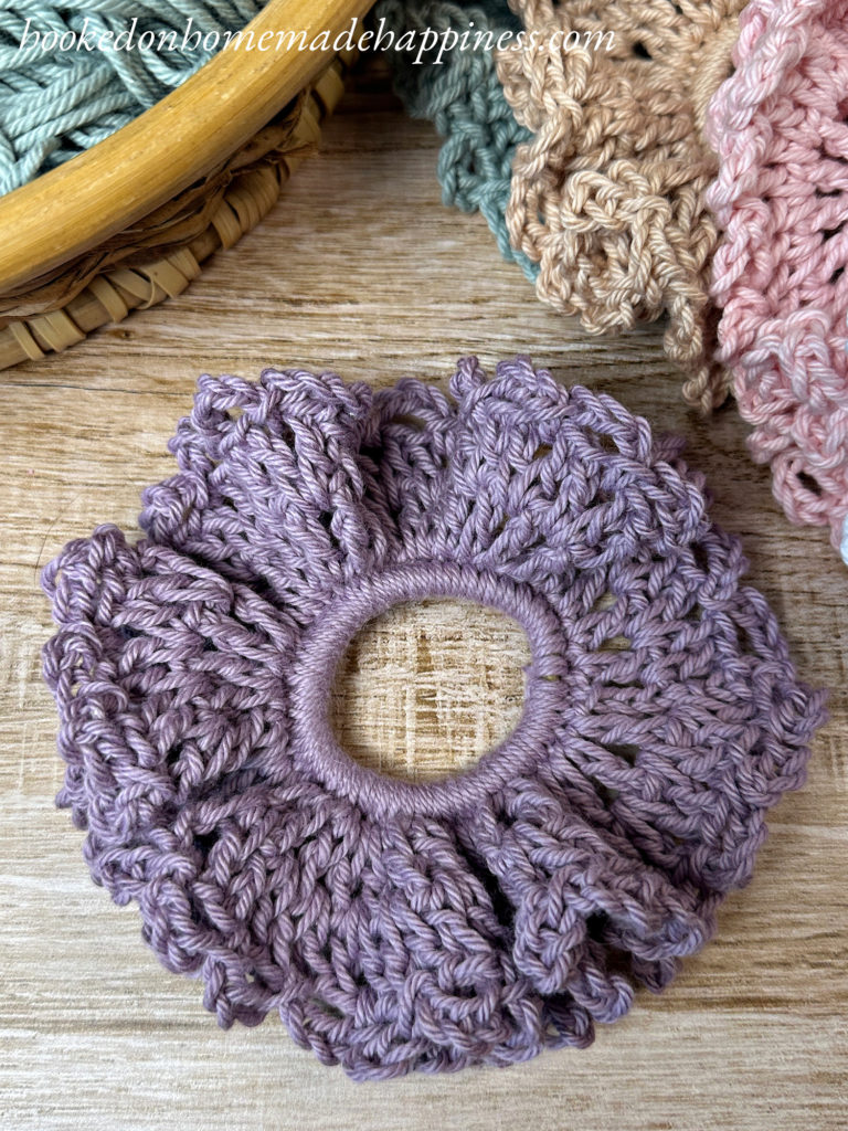 Easy Lace Scrunchie Crochet Pattern (Free & Beginner Friendly) - Hooked ...